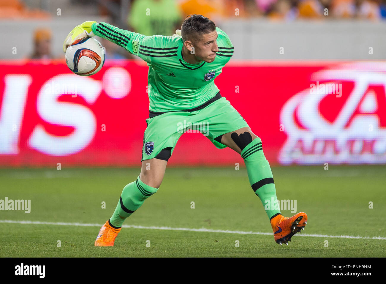 Houston, Texas, USA. 5th May, 2015. San Jose Earthquakes goalkeeper ...