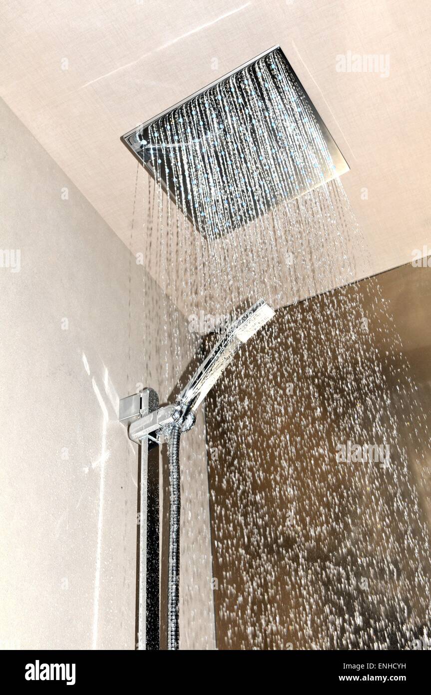 Chrome ceiling fitting hi-res stock photography and images - Alamy