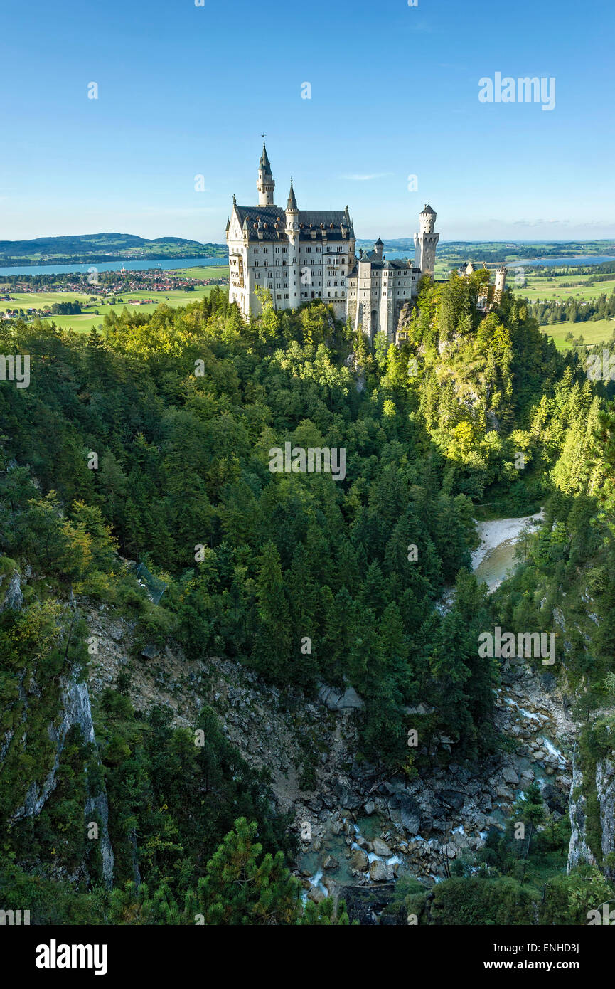 Neuschwanstein Castle above Pöllatschlucht gorge, lake Forggensee, lake ...