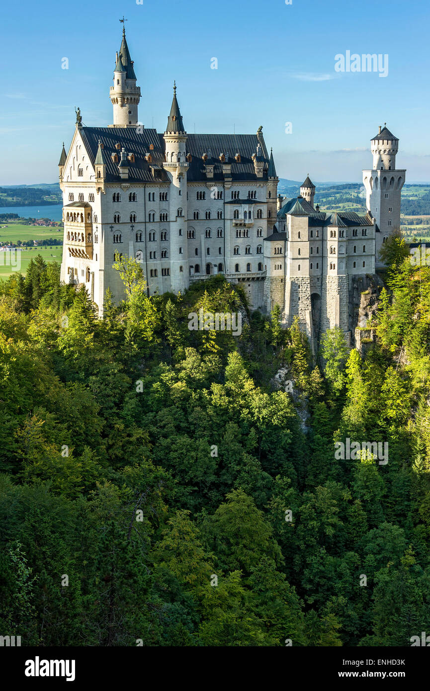 Neuschwanstein Castle above Pöllatschlucht gorge, lake Forggensee ...