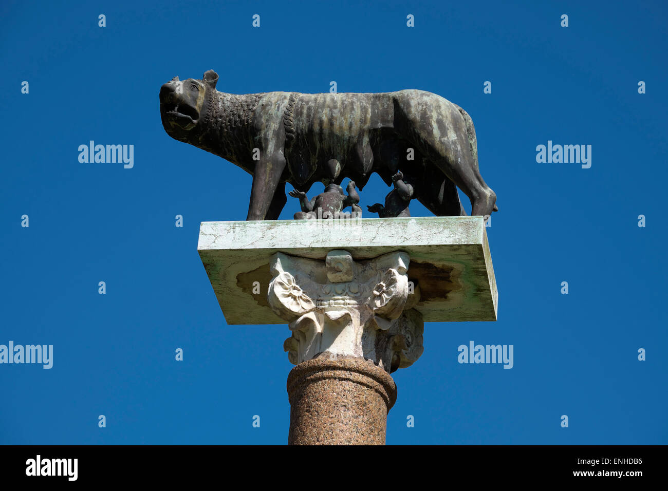 Myth sculpture romulus and remus rome hi-res stock photography and ...