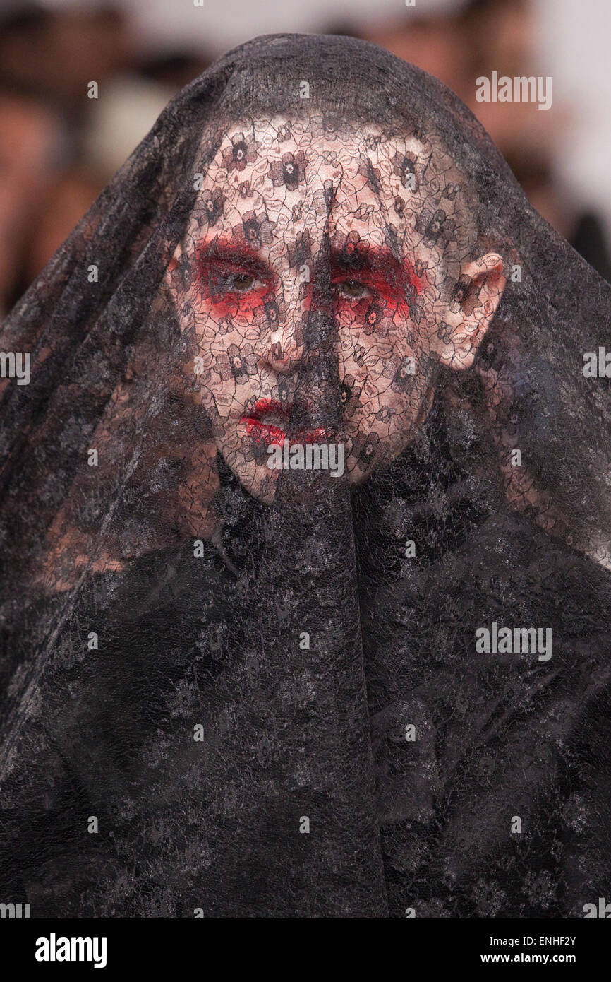 Fashion designer Ziad Ghanem's dramatic catwalk show with Spring/Summer ...