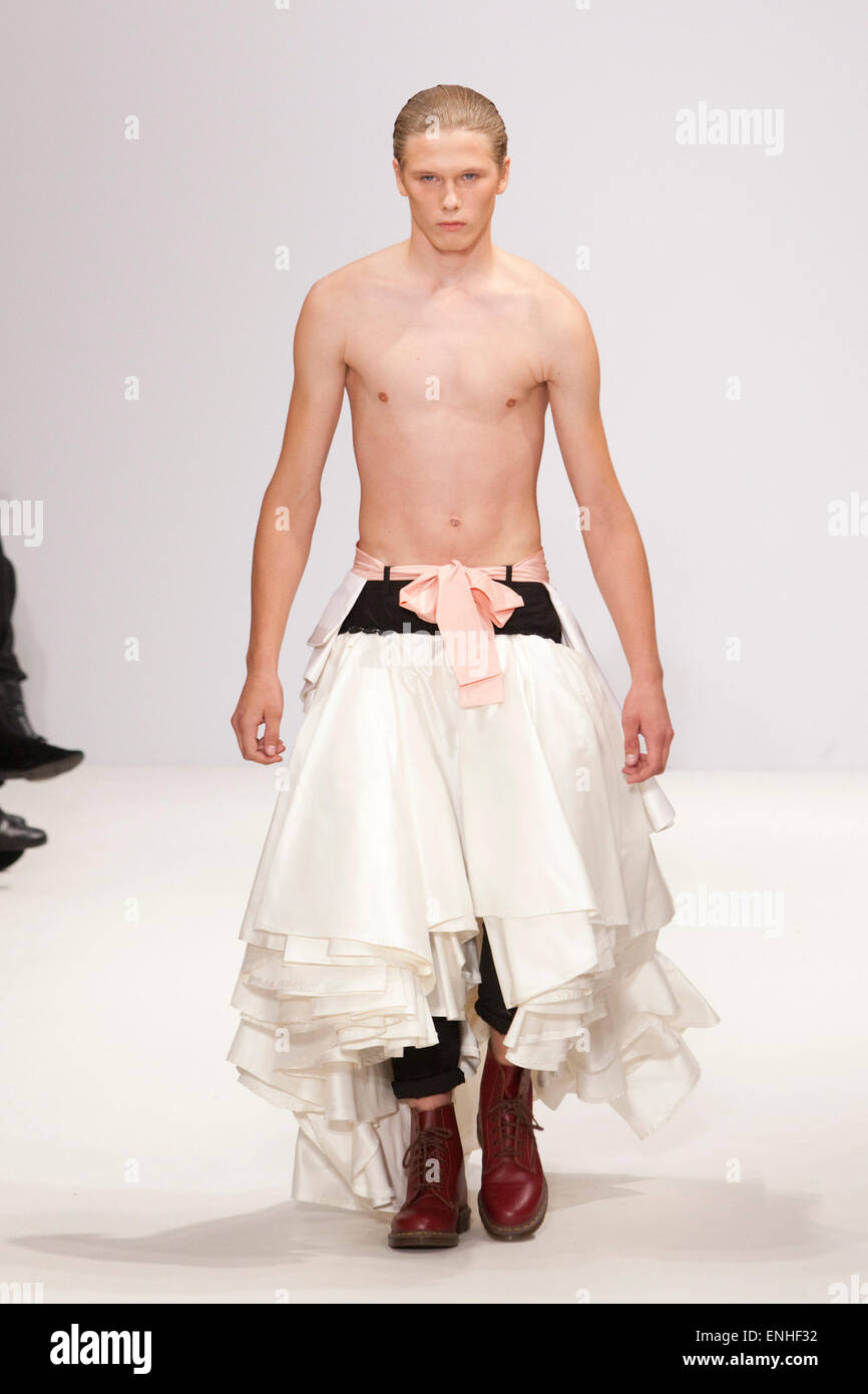 Fashion designer Ziad Ghanem's dramatic catwalk show with Spring/Summer ...