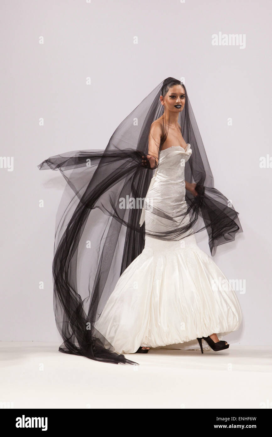 Fashion designer Ziad Ghanem's dramatic catwalk show with Spring/Summer ...