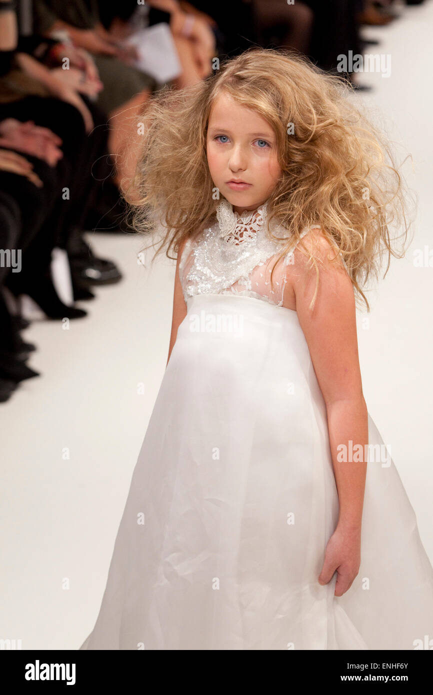 Fashion designer Ziad Ghanem's dramatic catwalk show with Spring/Summer ...