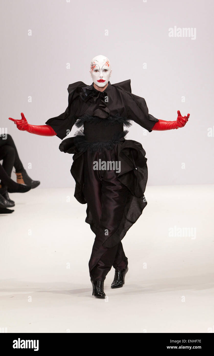 Fashion designer Ziad Ghanem's dramatic catwalk show with Spring/Summer ...