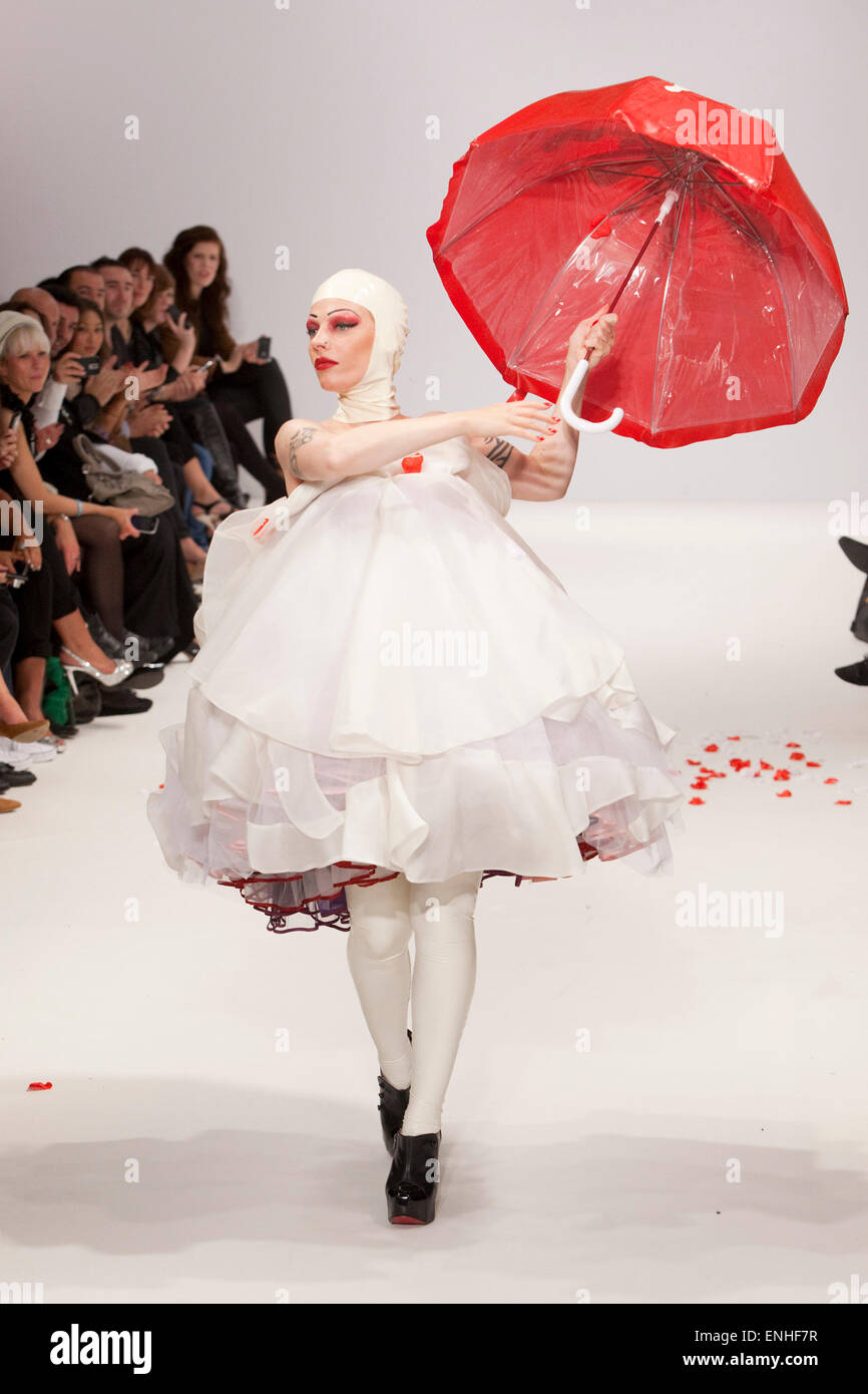 Fashion designer Ziad Ghanem's dramatic catwalk show with Spring/Summer ...