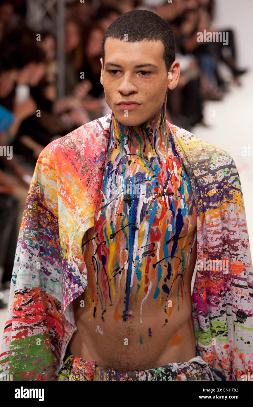 Fashion designer Ziad Ghanem's dramatic catwalk show with Spring/Summer ...