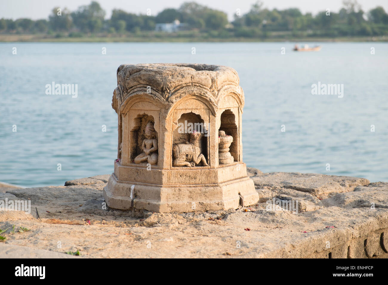 Narmada river hi-res stock photography and images - Alamy