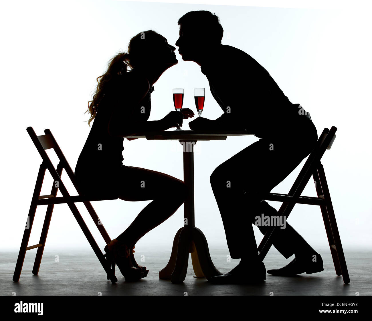 Couple dining silhouette hi-res stock photography and images - Alamy