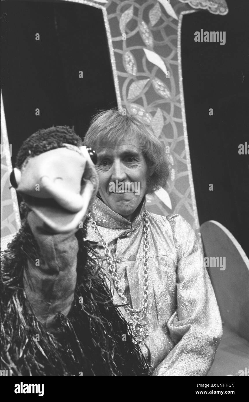 Rod Hull and emu seen here at the Shaftsbury Theatre during rehearsals ...