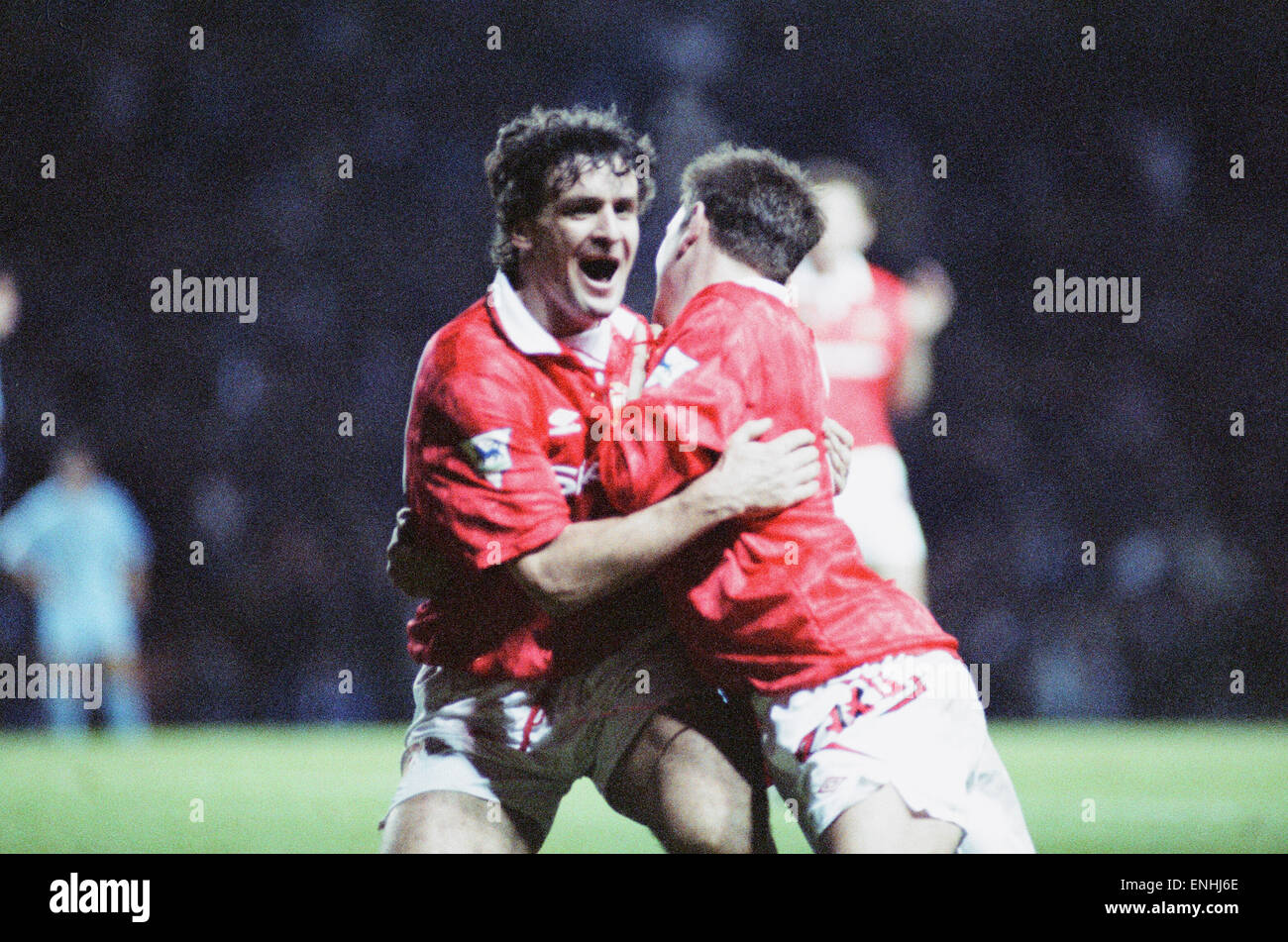 Sport football action scoring mark hughes hi-res stock photography and ...