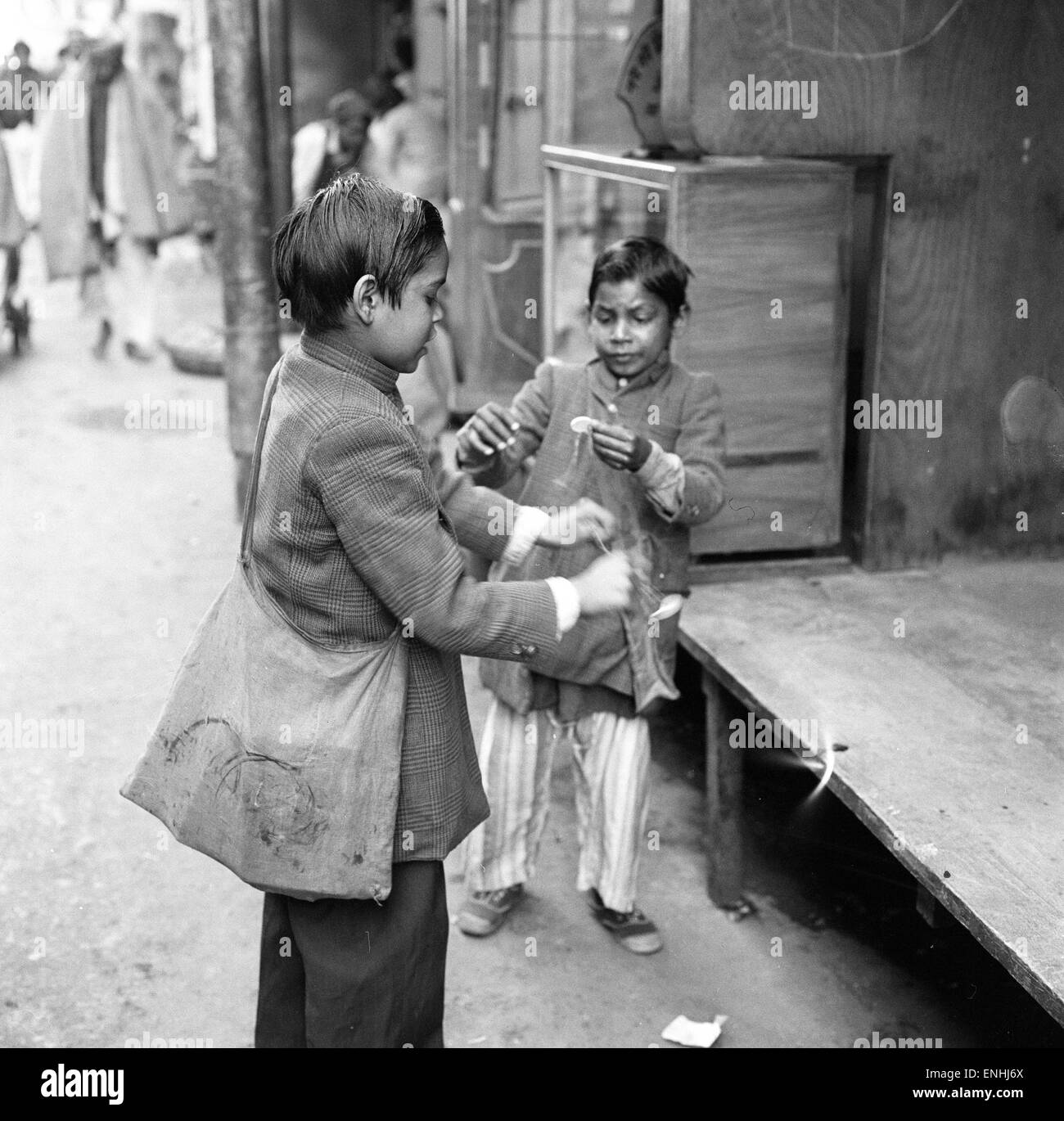 India children 1960's hi-res stock photography and images - Alamy