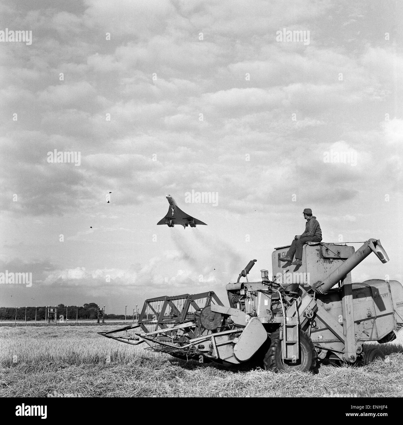 Concorde lands at RAF Fairfield after successful test flight of new ...