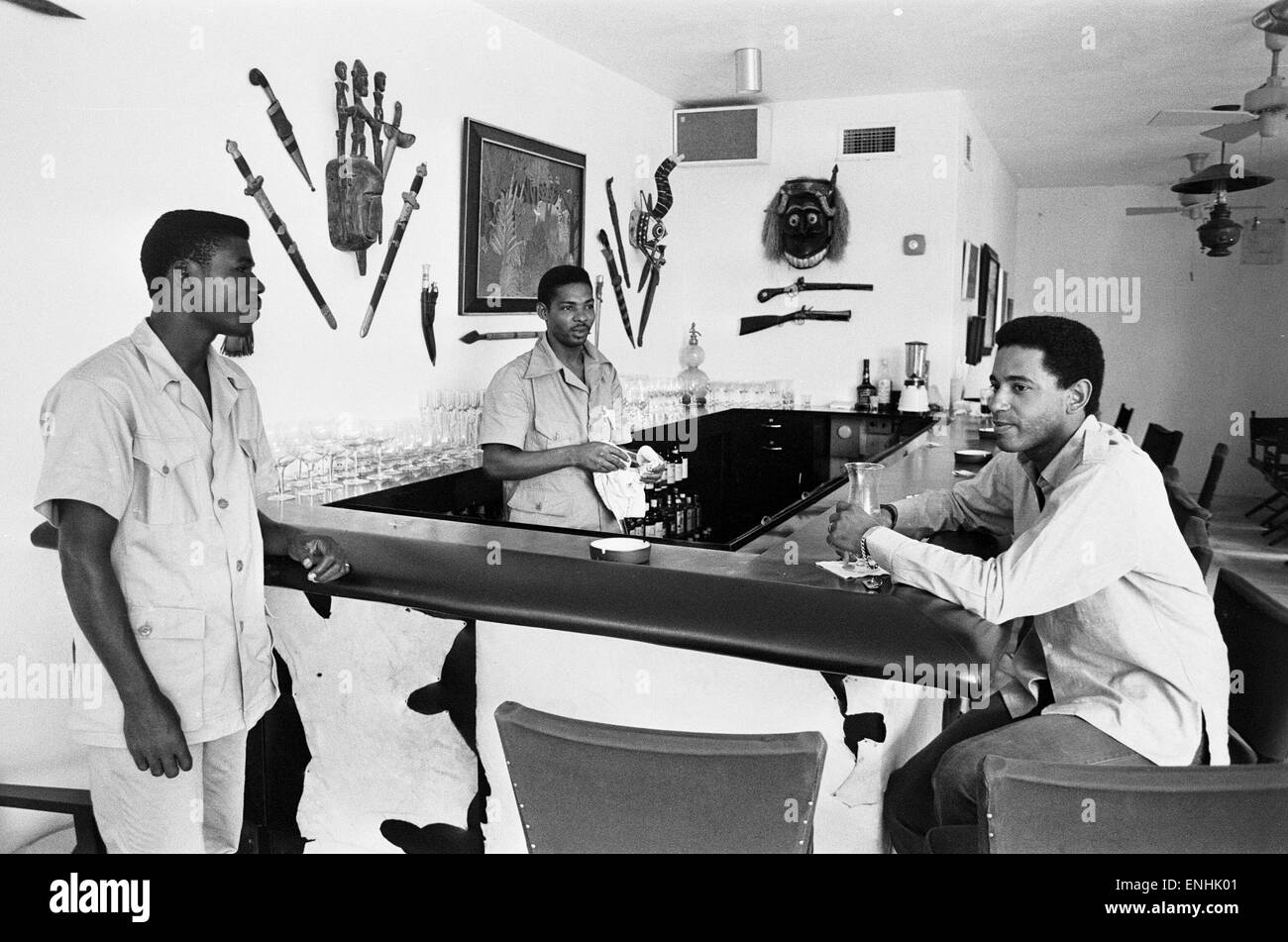 1960s bar hi-res stock photography and images - Alamy