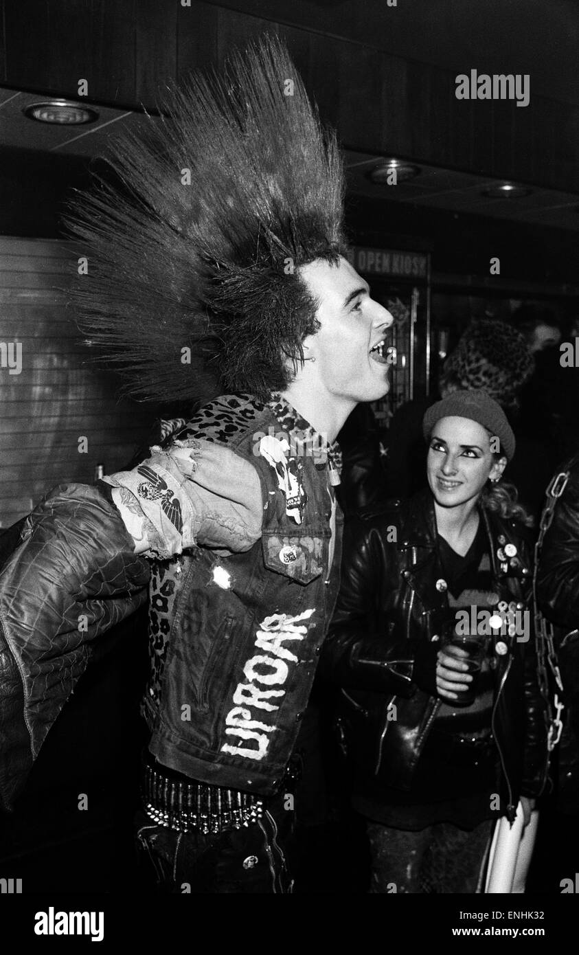 Punks 1980s hi-res stock photography and images - Alamy