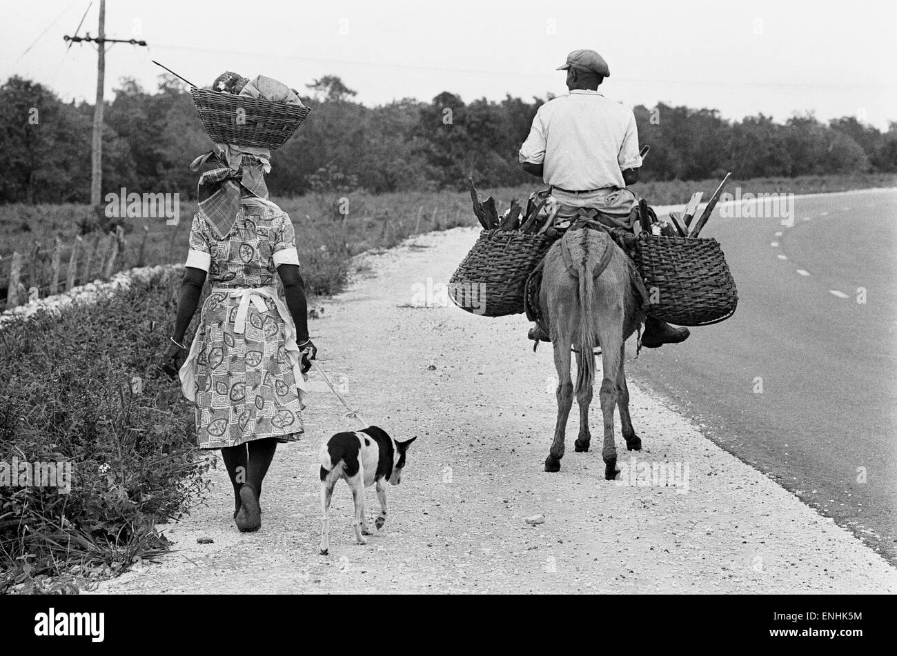 Daily life people in Black and White Stock Photos & Images - Alamy