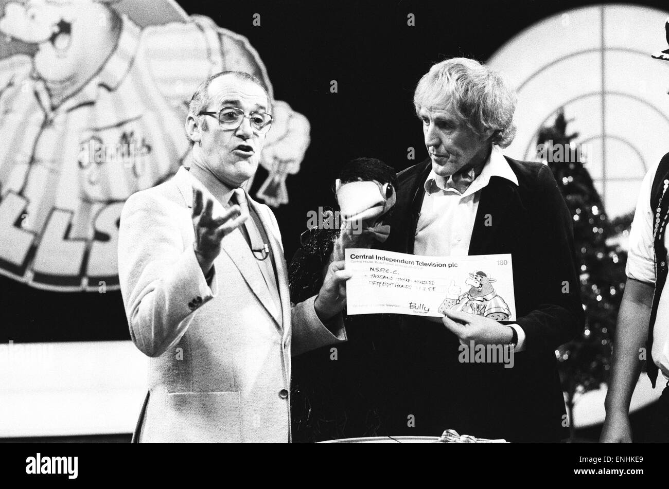 Jim bowen bullseye Black and White Stock Photos & Images - Alamy