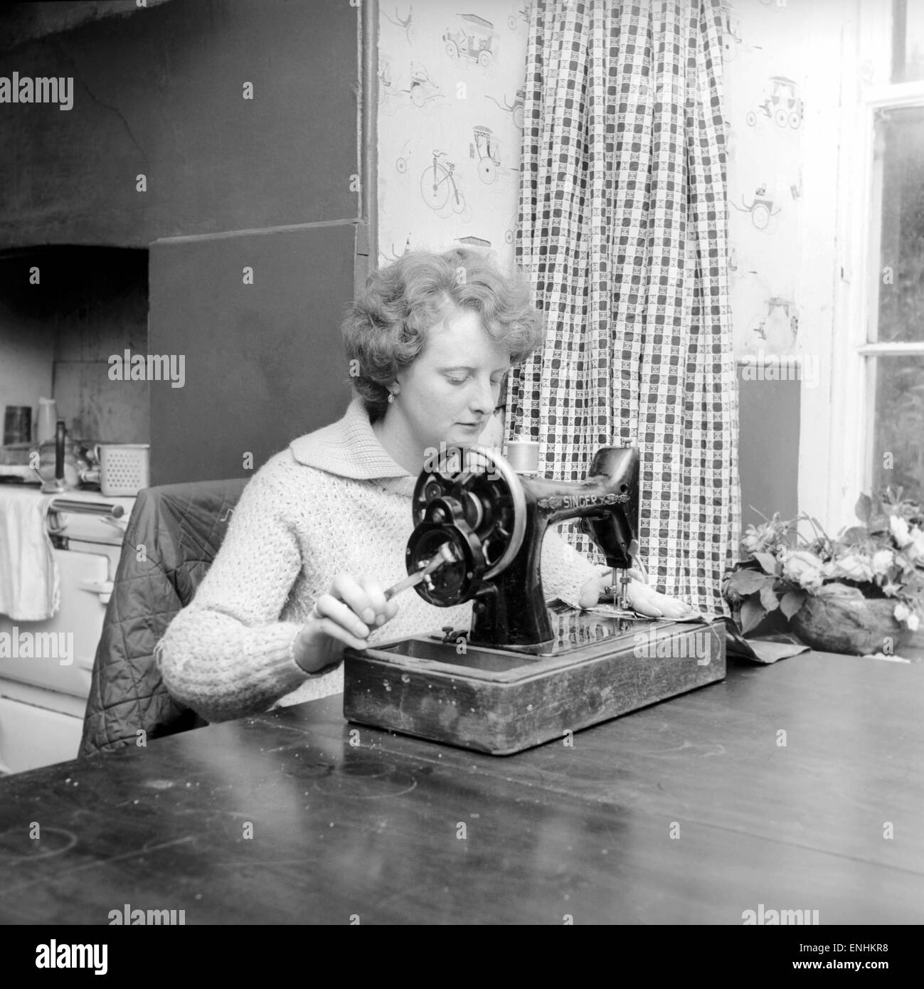 1960s sewing machine hi-res stock photography and images - Alamy