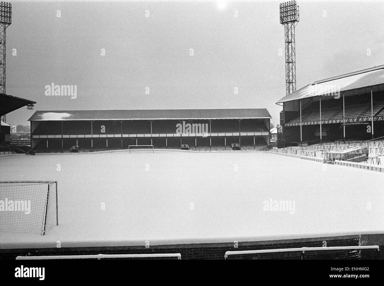 1960s floodlights stadium hi-res stock photography and images - Alamy
