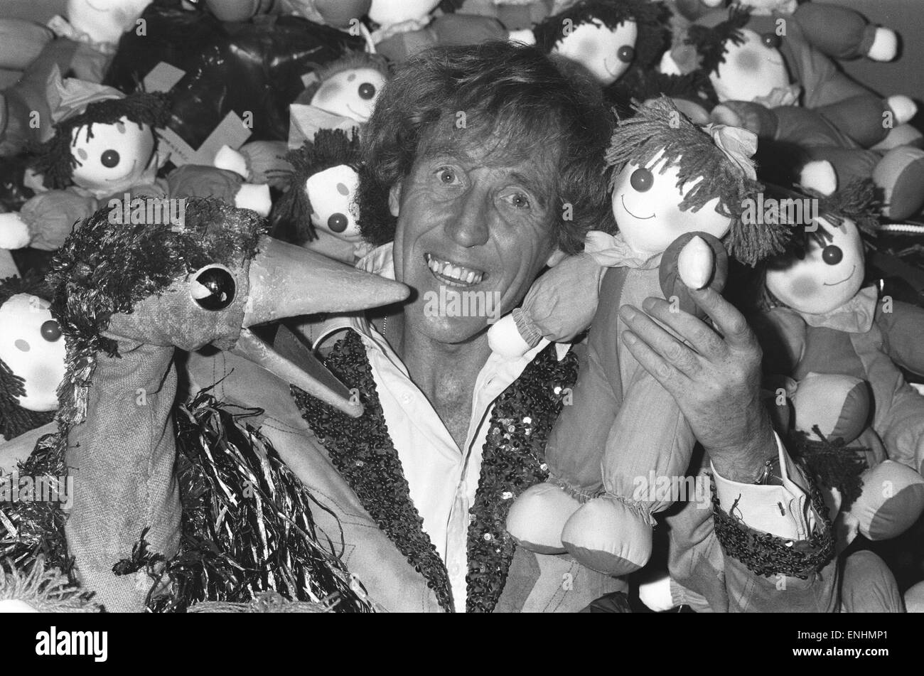 Rod Hull and Emu seen here promoting the NSPCC Children's Variety Show ...