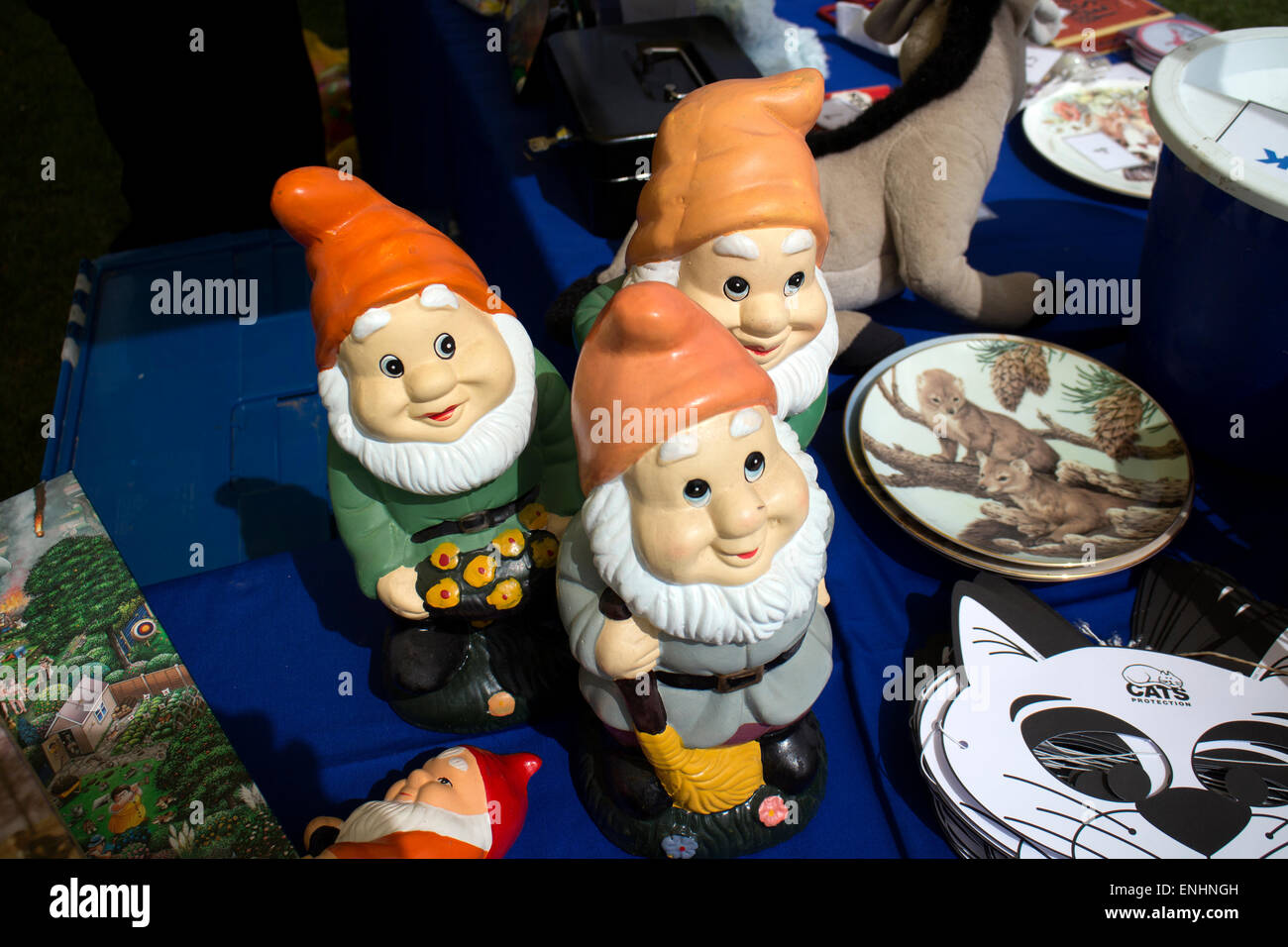 Garden gnomes hi-res stock photography and images - Alamy
