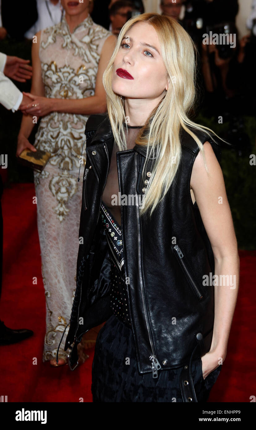 Model Dree Hemingway attends the 2015 Costume Institute Gala Benefit ...