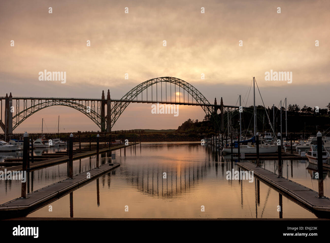 Newport sunset hi-res stock photography and images - Alamy