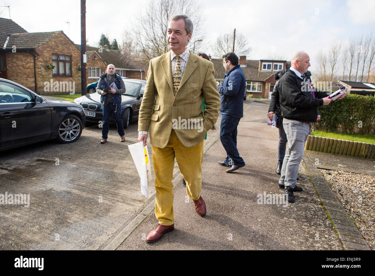 UKIP leader Nigel Farage out canvasing and leafleting in Kent today ...