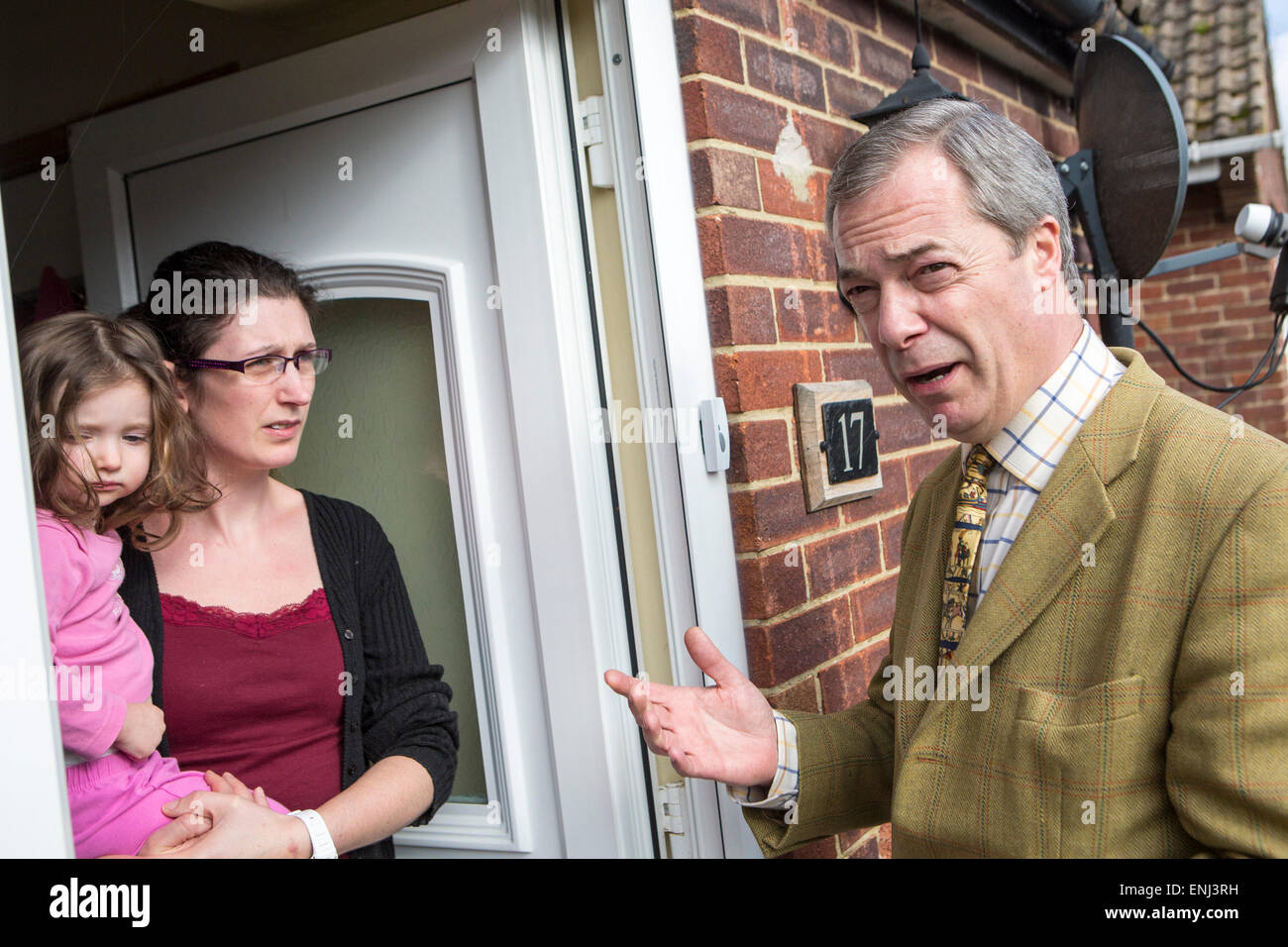 UKIP leader Nigel Farage out canvasing and leafleting in Kent today ...