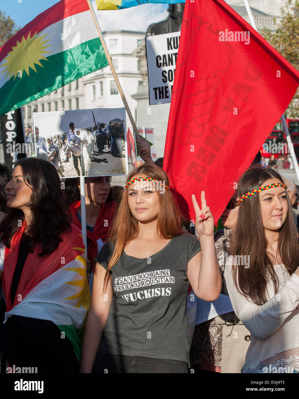 Thousands gather to protest the ISIS militants' persecution of Kurdish ...