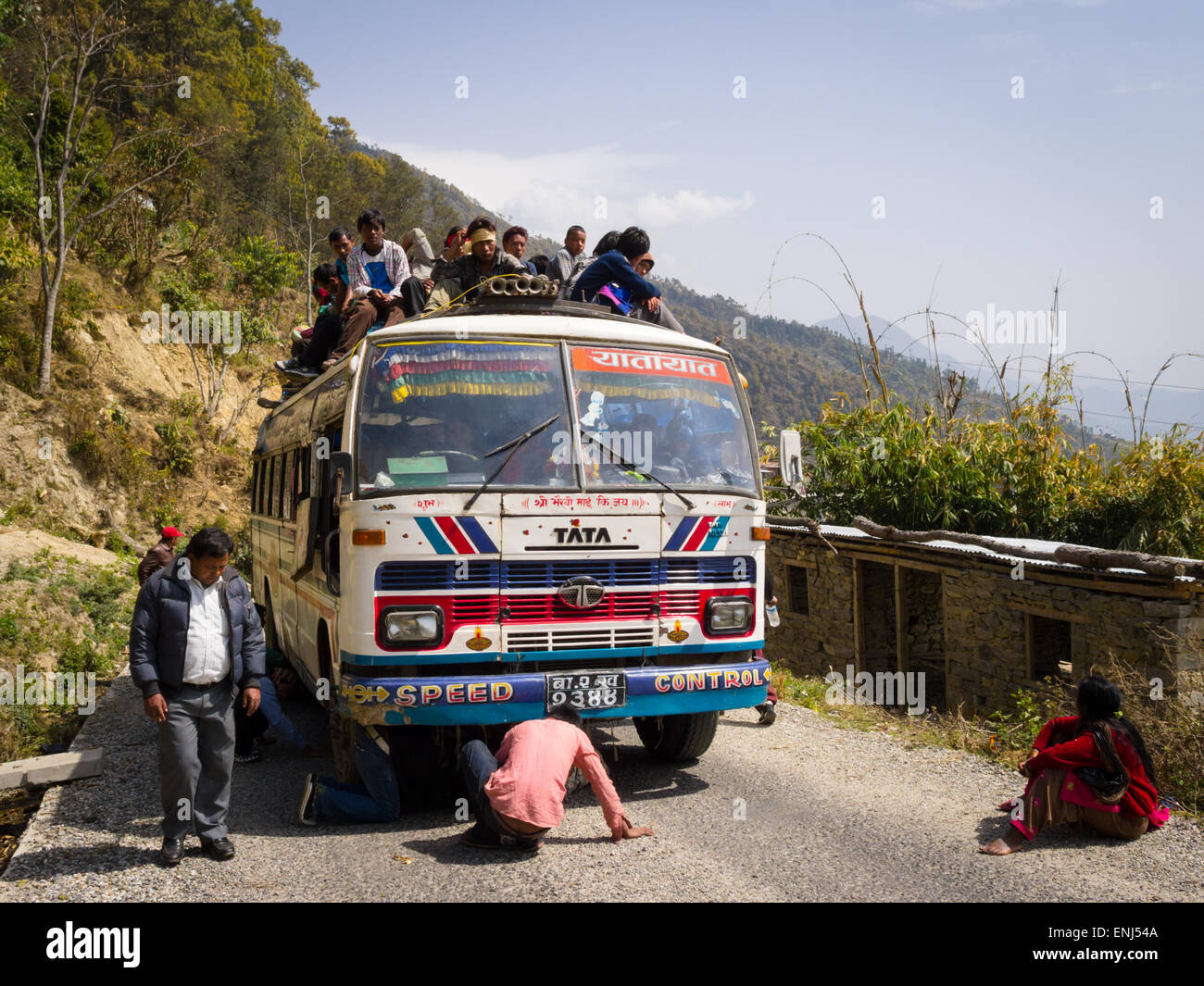 Overloaded bus hi-res stock photography and images - Alamy