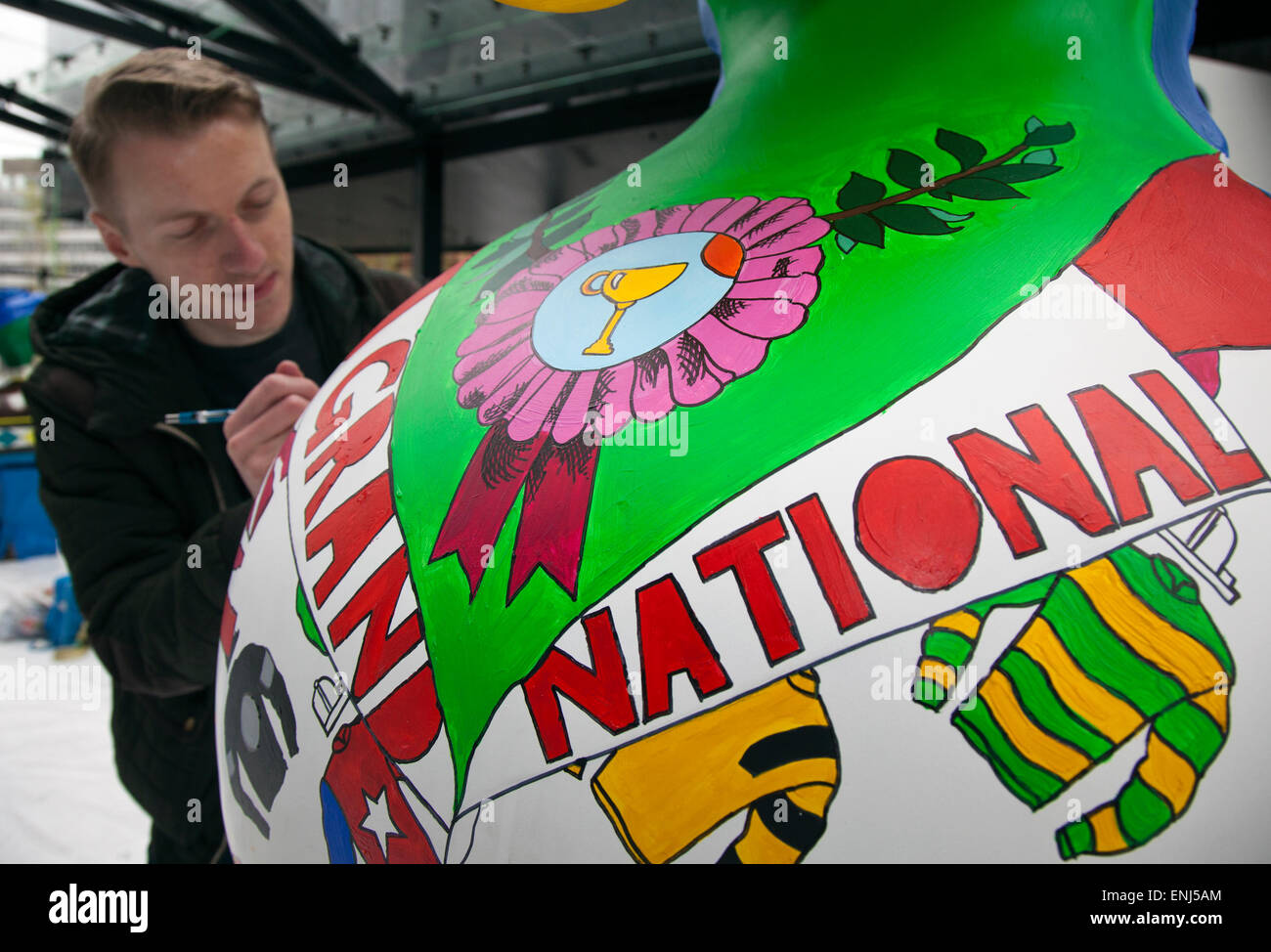 Liverpool, Merseyside, UK. 6th May, 2015. Simon Connell 24, Fine artist ...