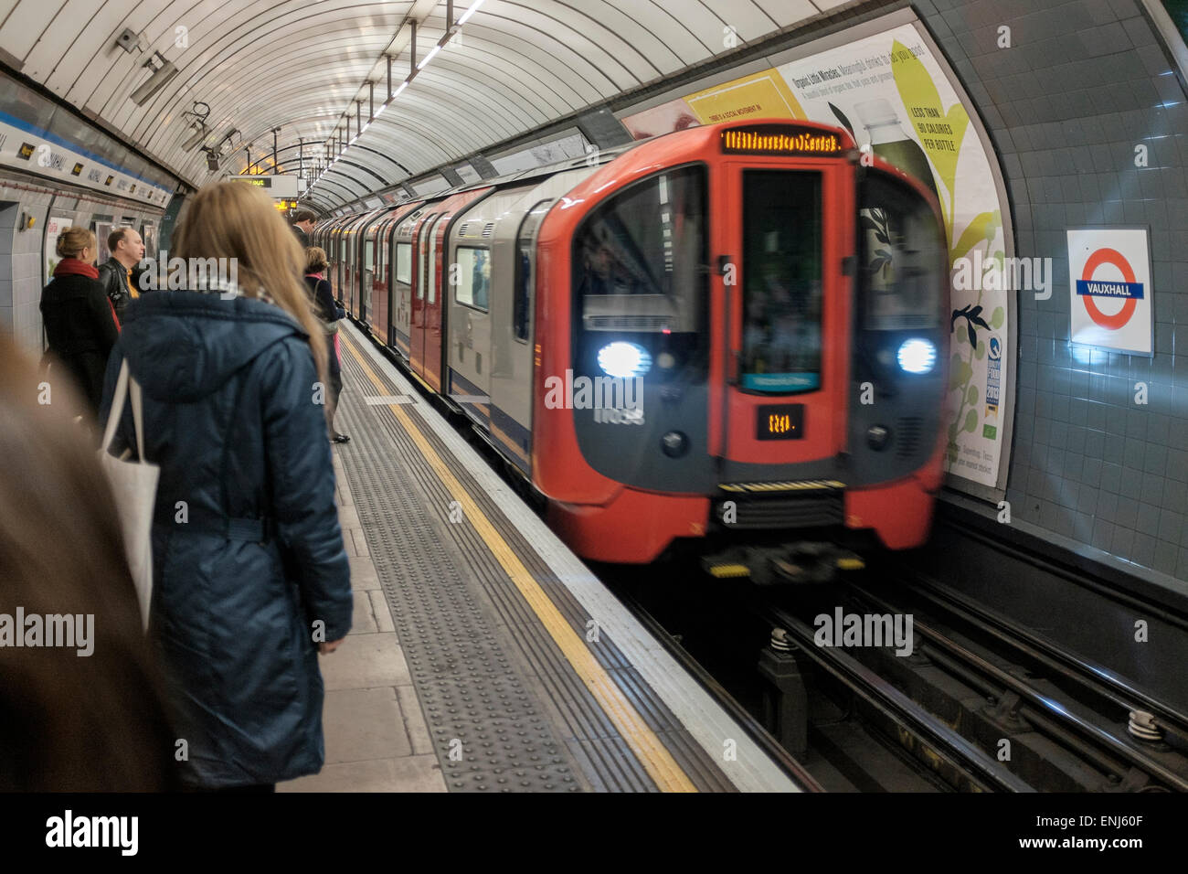 Commuters in Vauxhall underground station,London,England Stock Photo ...
