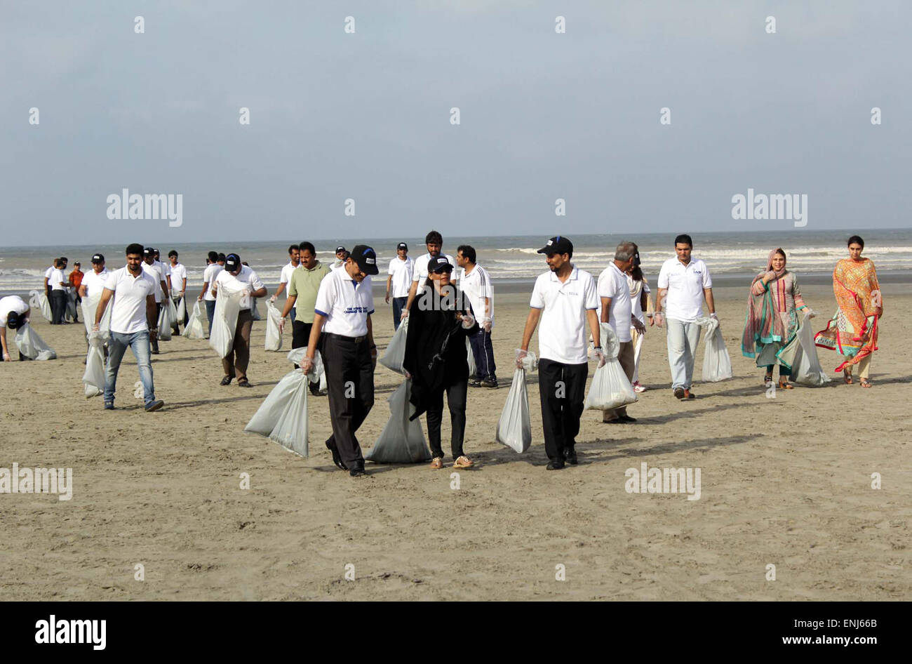 Beach cleaning campaign hi-res stock photography and images - Alamy