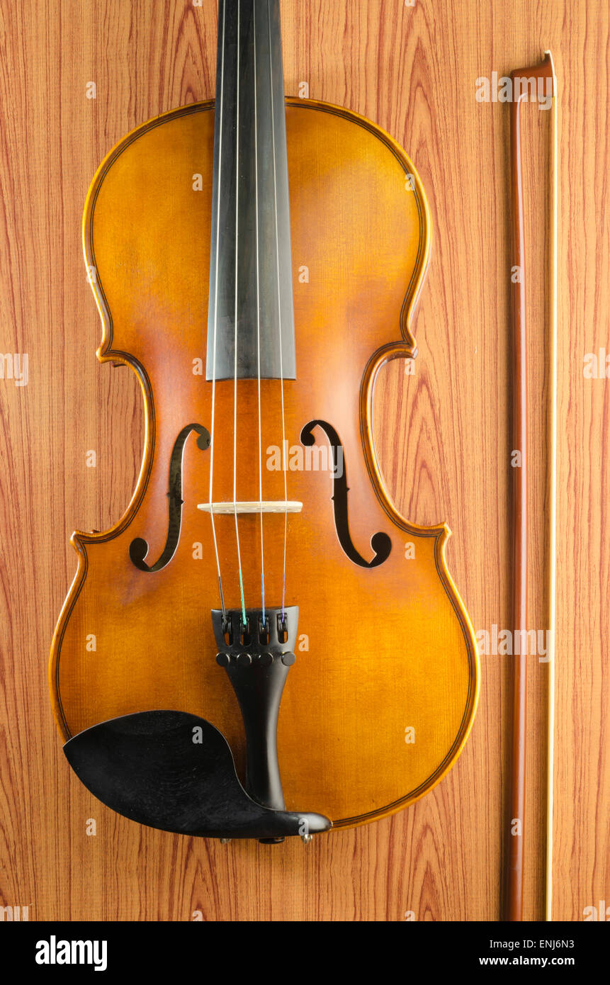 violin on wood background Stock Photo - Alamy