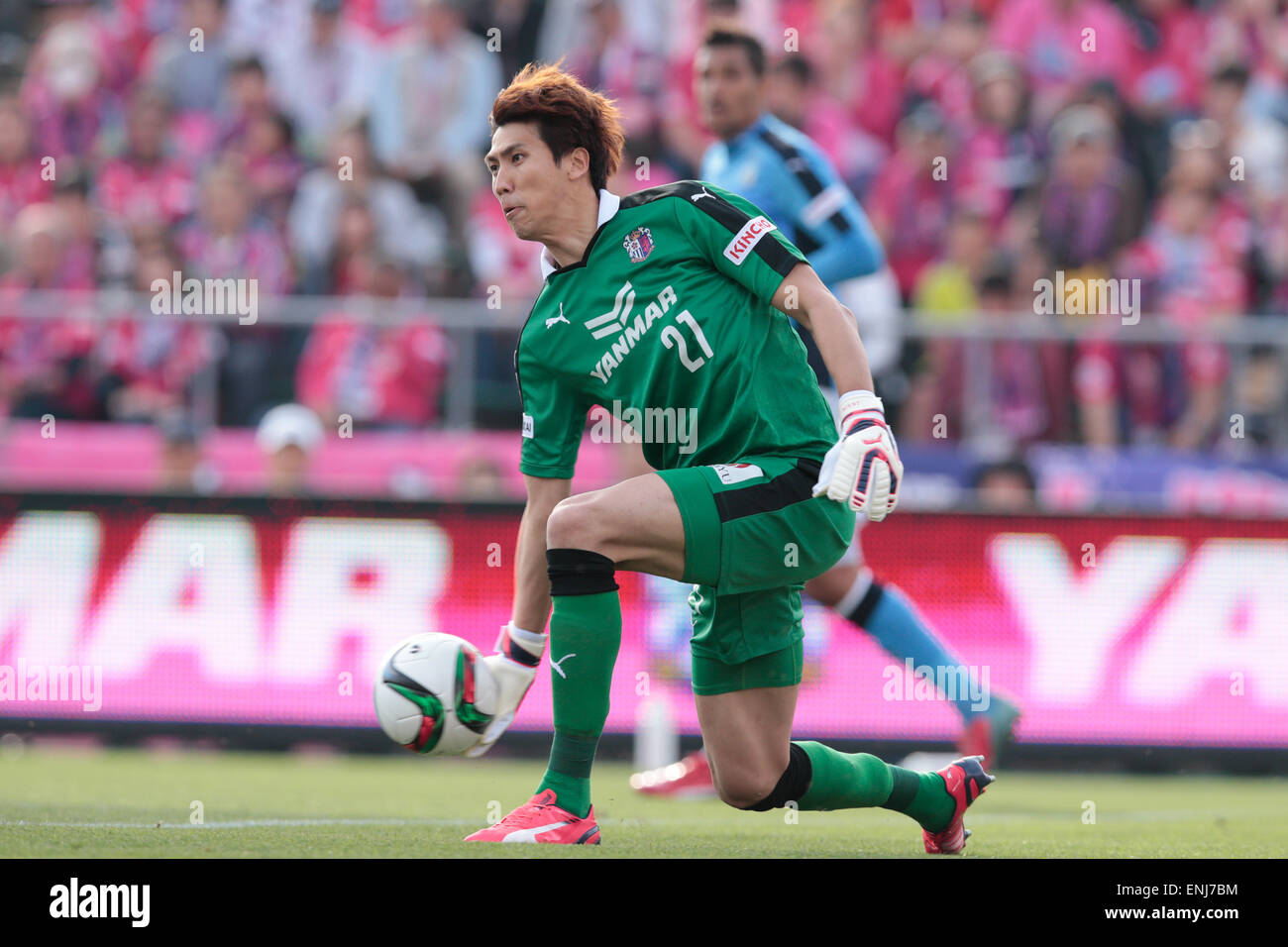 KINCHO Stadium, Osaka, Japan. 6th May, 2015. Kim Jin Hyeon (Cerezo ...