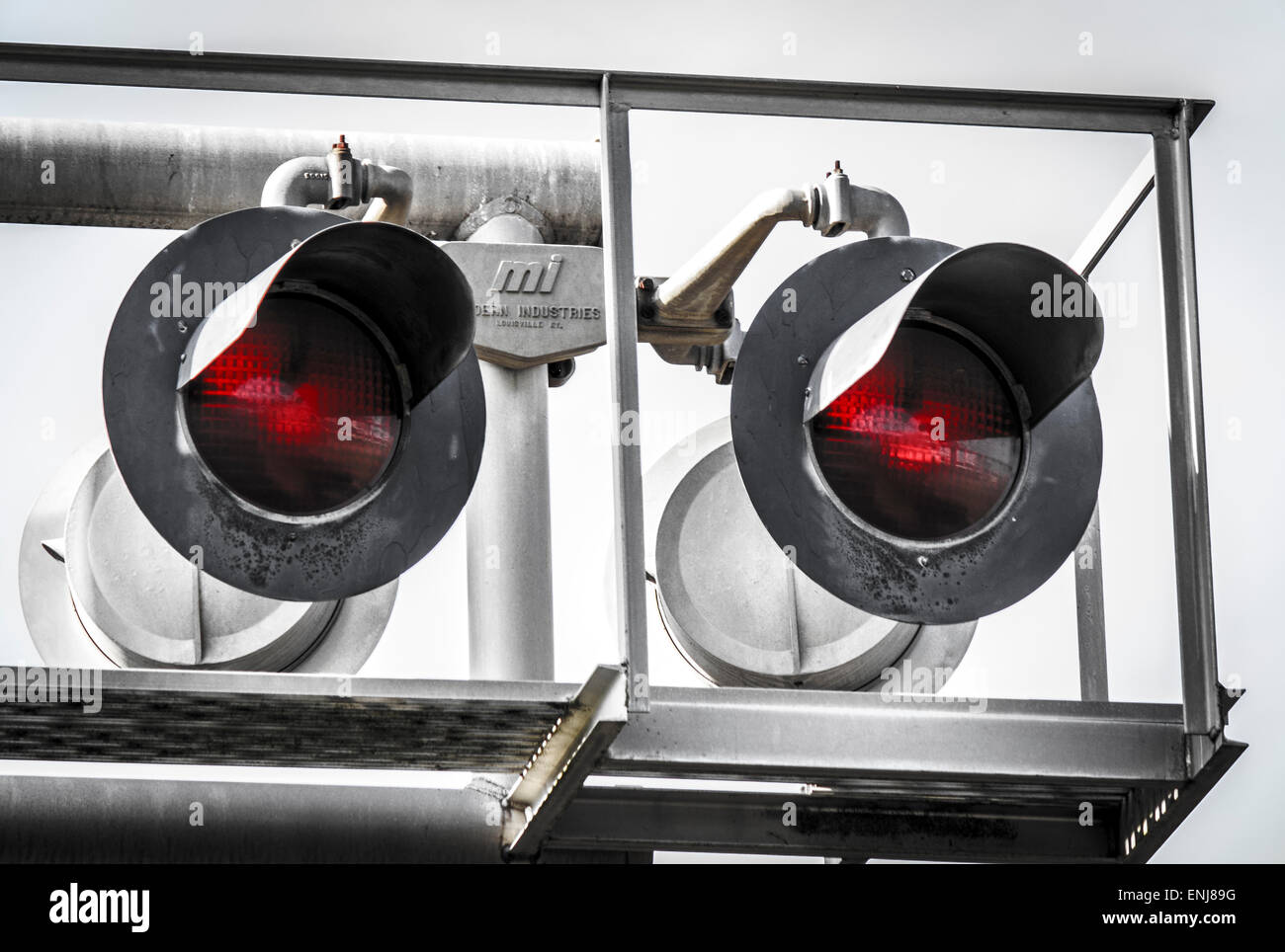 Railroad crossing flashing lights hi-res stock photography and images ...