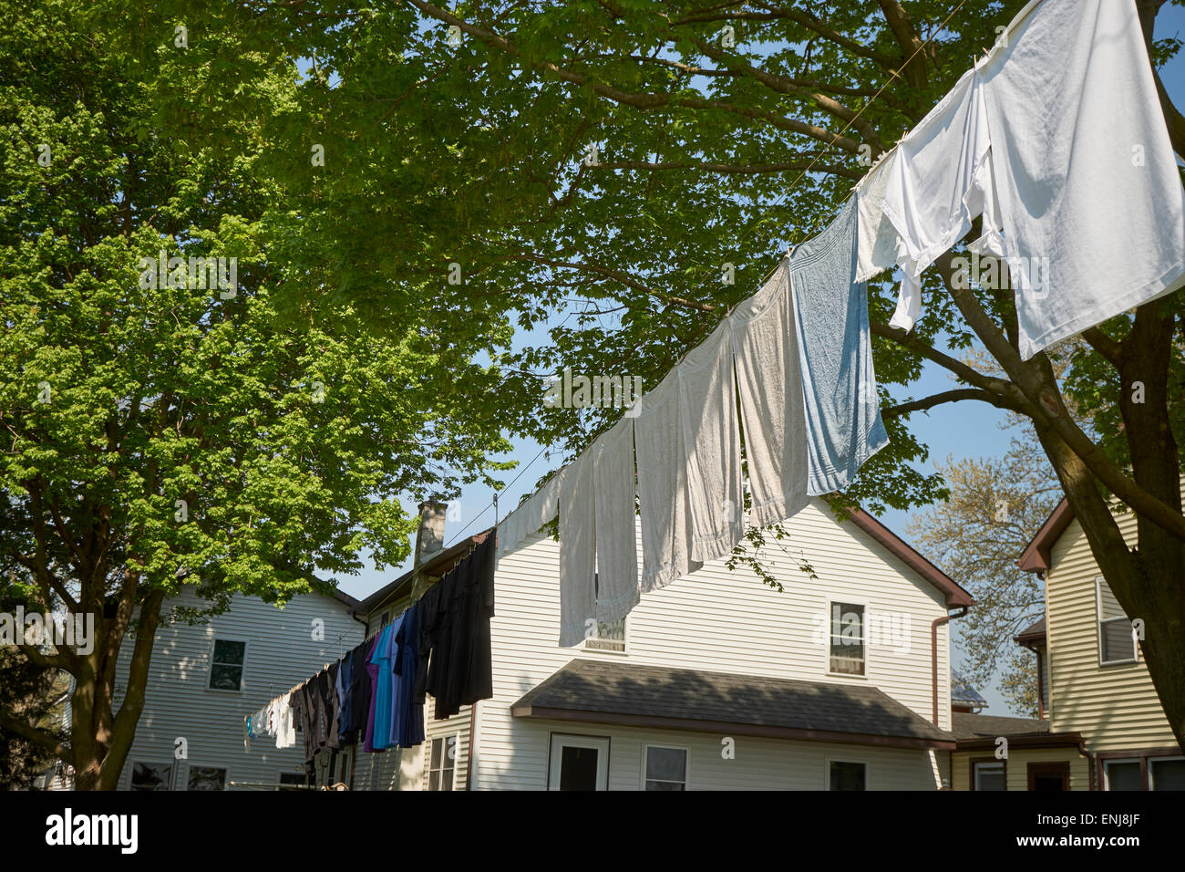 Traditional Amish laundry hanging outdoors to dry Stock Photo - Alamy