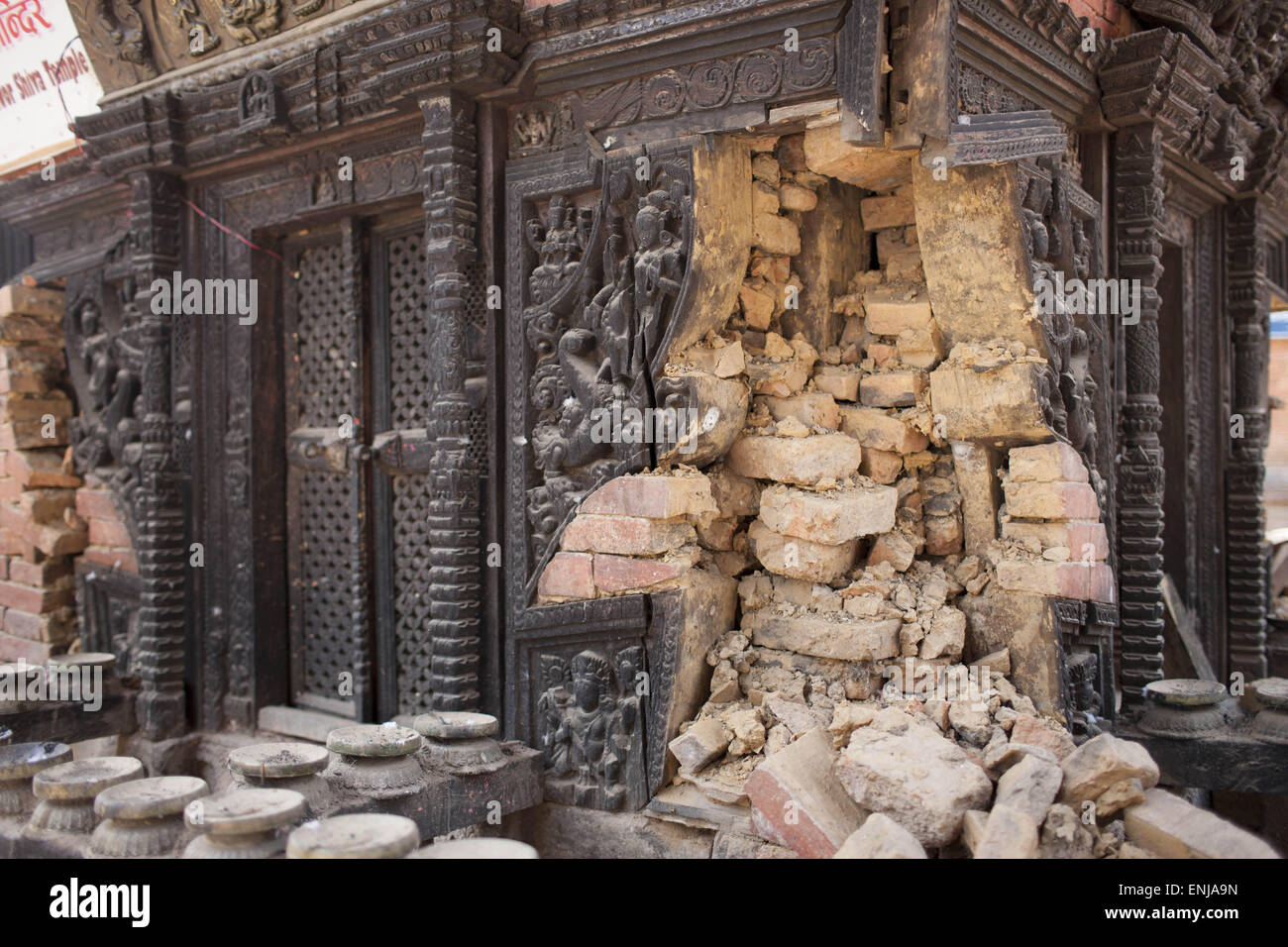 Kathmandu temple collapse hi-res stock photography and images - Alamy