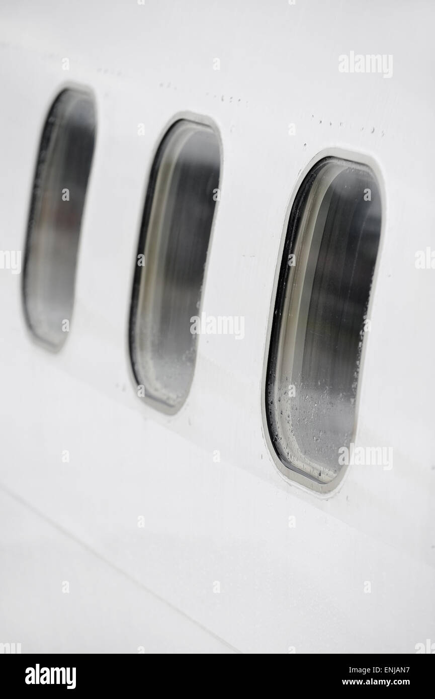 Airplane windows hi-res stock photography and images - Alamy