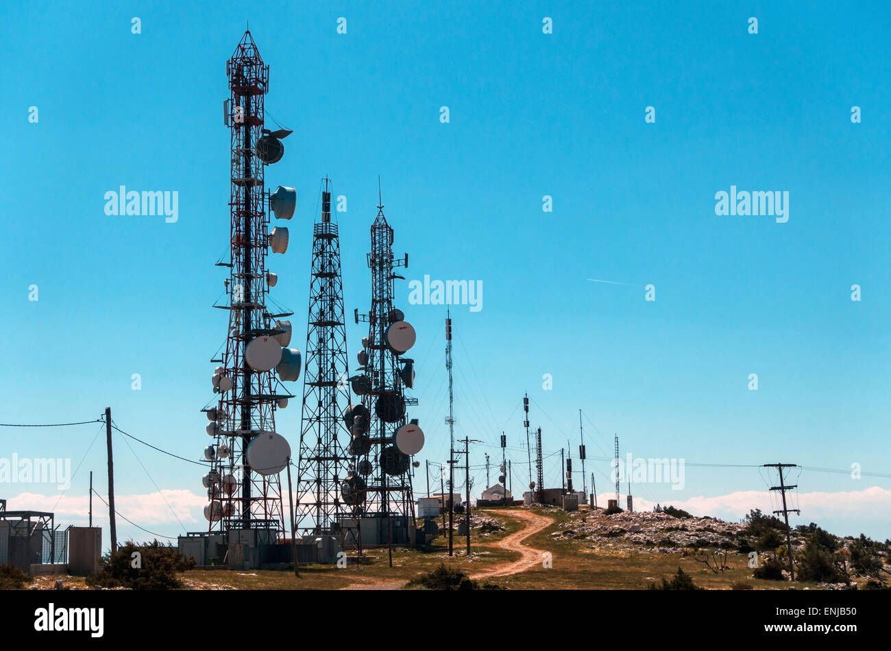 Mobile phone aerial hi-res stock photography and images - Alamy