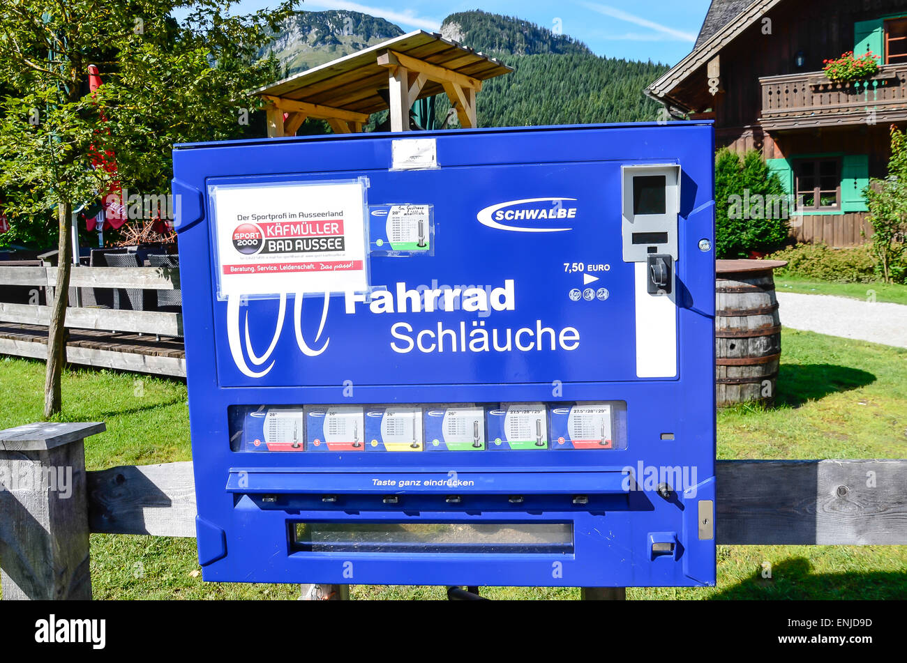 How to use a vending machine hi-res stock photography and images - Alamy