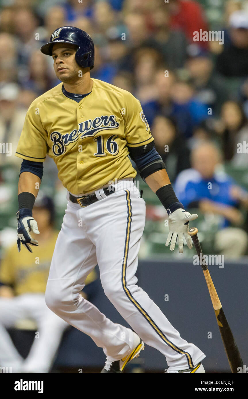 May 5, 2015: Milwaukee Brewers third baseman Aramis Ramirez #16 up to ...