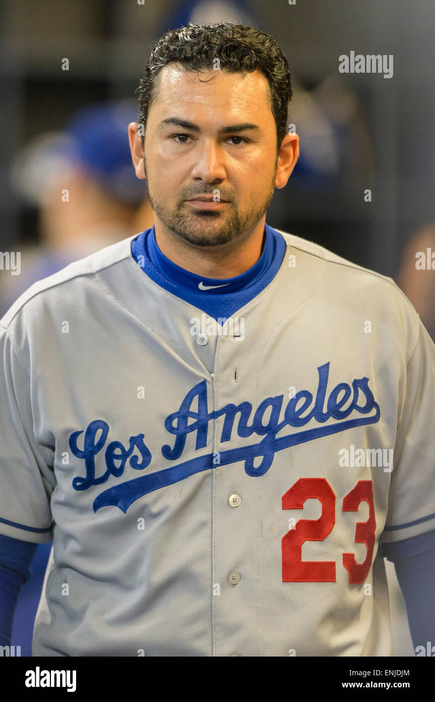 May 5, 2015: Los Angeles Dodgers first baseman Adrian Gonzalez #23 in ...
