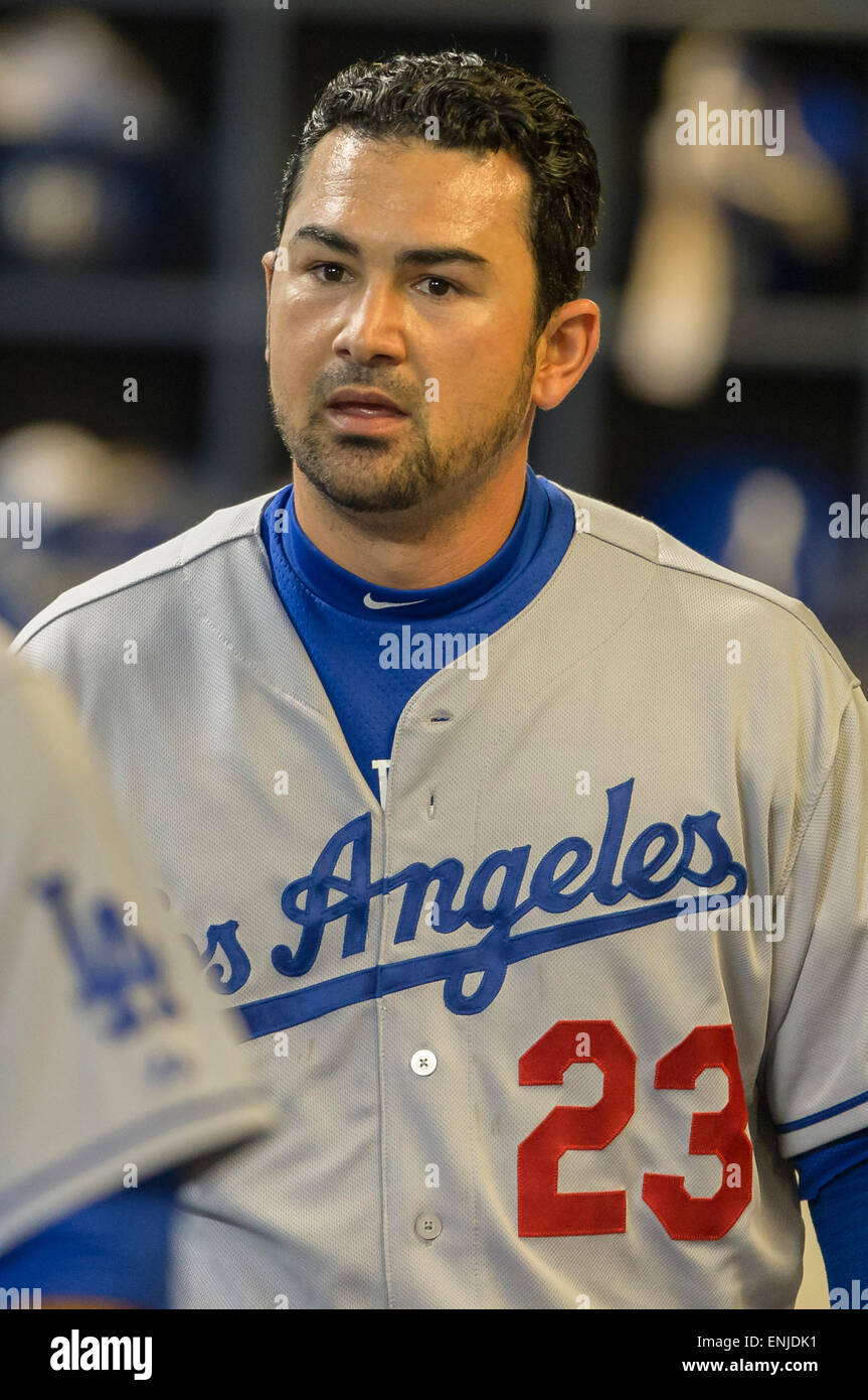 May 5, 2015: Los Angeles Dodgers first baseman Adrian Gonzalez #23 in ...