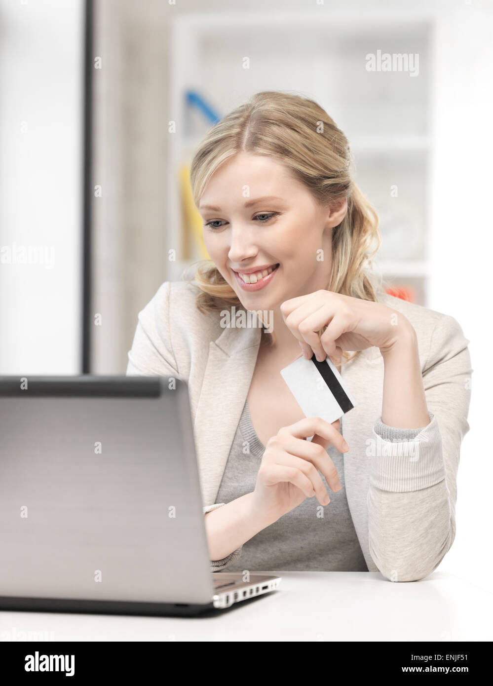 happy woman with laptop computer and credit card Stock Photo - Alamy