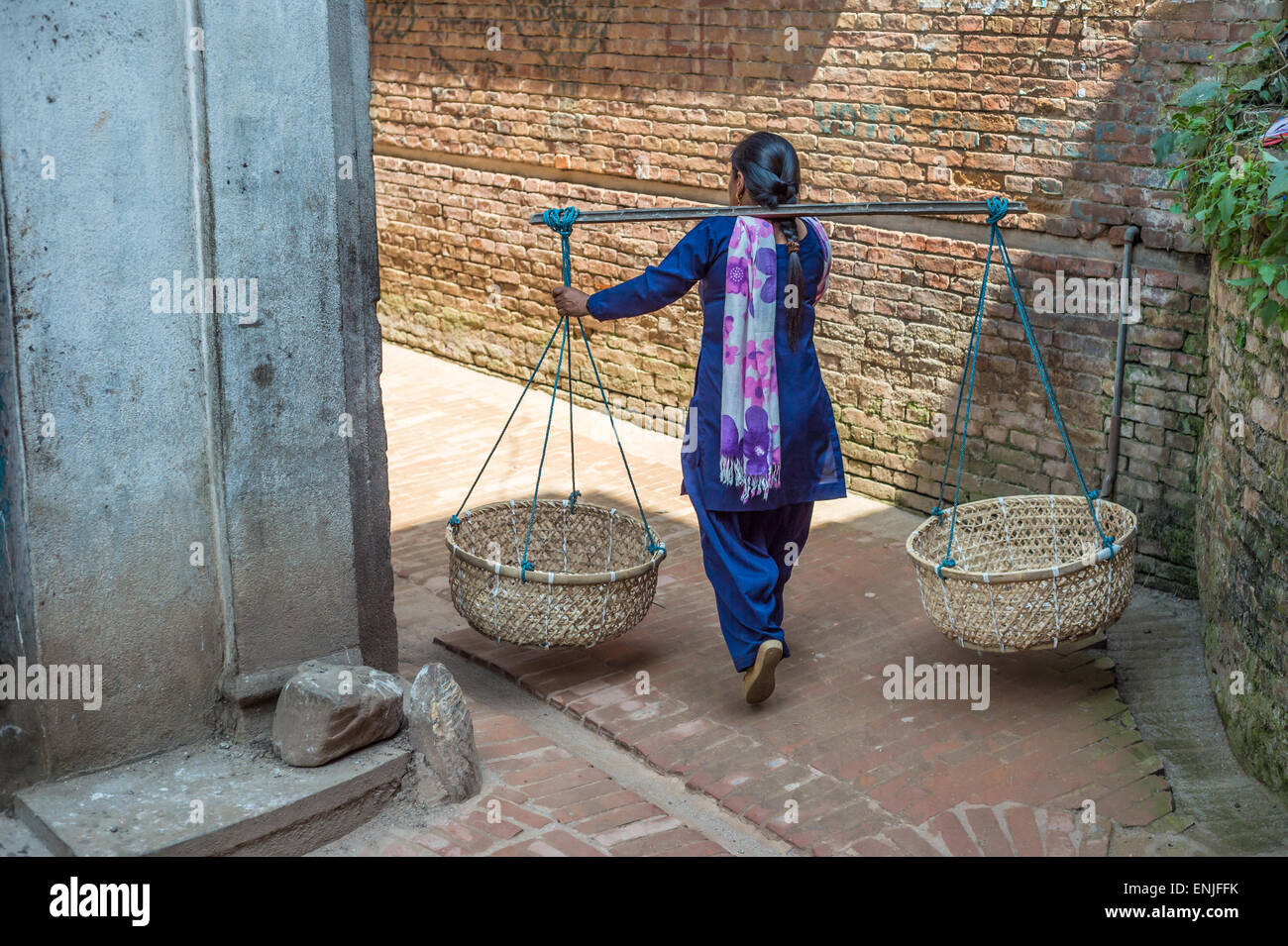 Shoulder yoke hi-res stock photography and images - Alamy