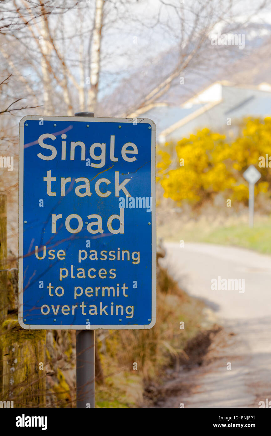 Highlands scotland road sign hi-res stock photography and images - Alamy