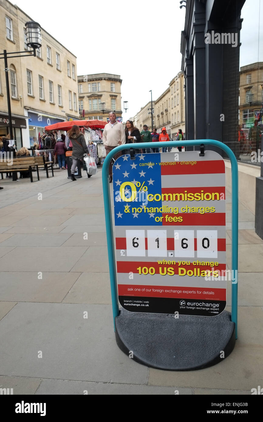 Foreign exchange shop in the centre of Bath Stock Photo - Alamy